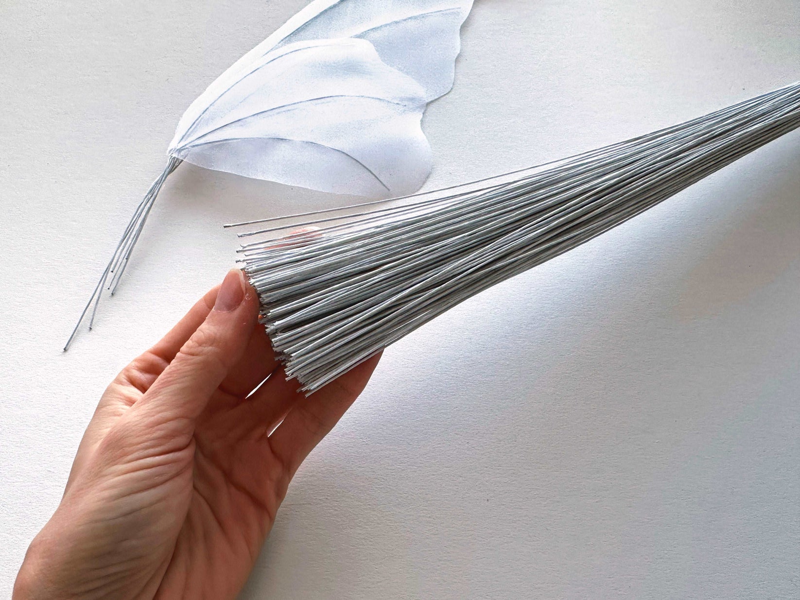 22 Gauge Extra Long White Floral Wire 31" (80cm) for Giant Flowers and ...